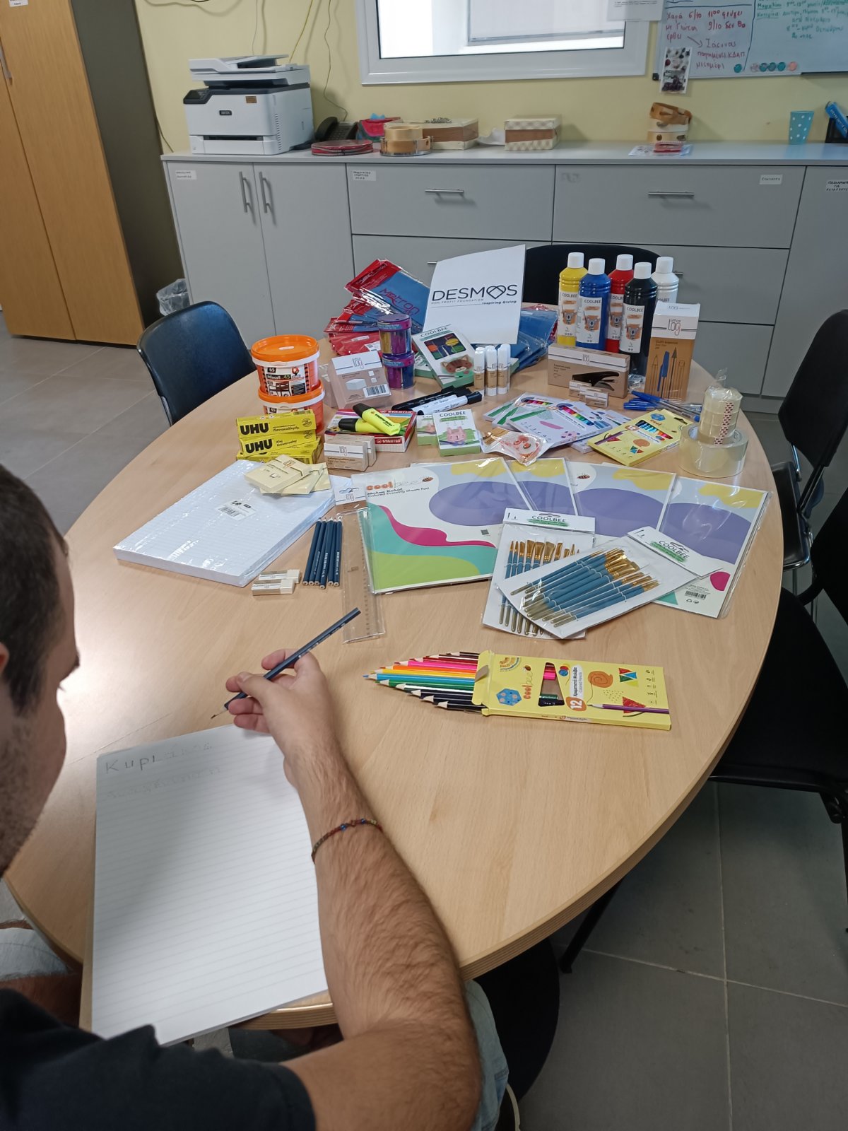 ΧΟΡΗΓΙΑ ΓΡΑΦΙΚΗΣ ΥΛΗΣ ΑΠΟ ΤΟ ‘ΔΕΣΜΟΣ’ ΣΤΟ ΣΥΛΛΟΓΟ ΑΝΑΓΕΝΝΗΣΗ – Σύλλογος ...